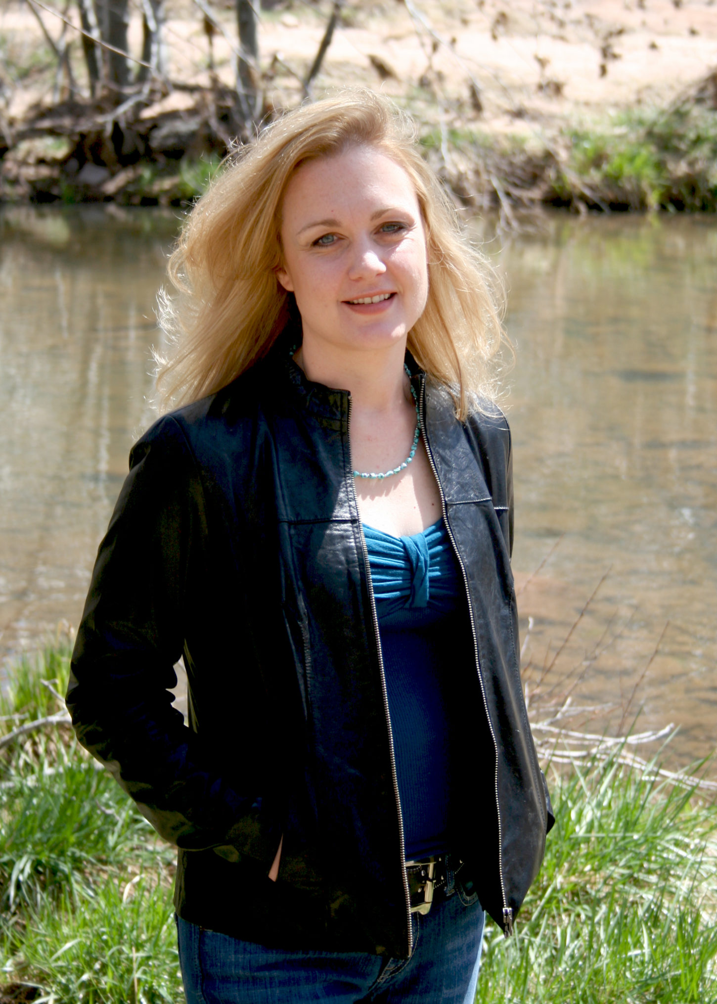 Sarah Linkey Bio Pic | Roaring Brook Art | Licensed Art & Design